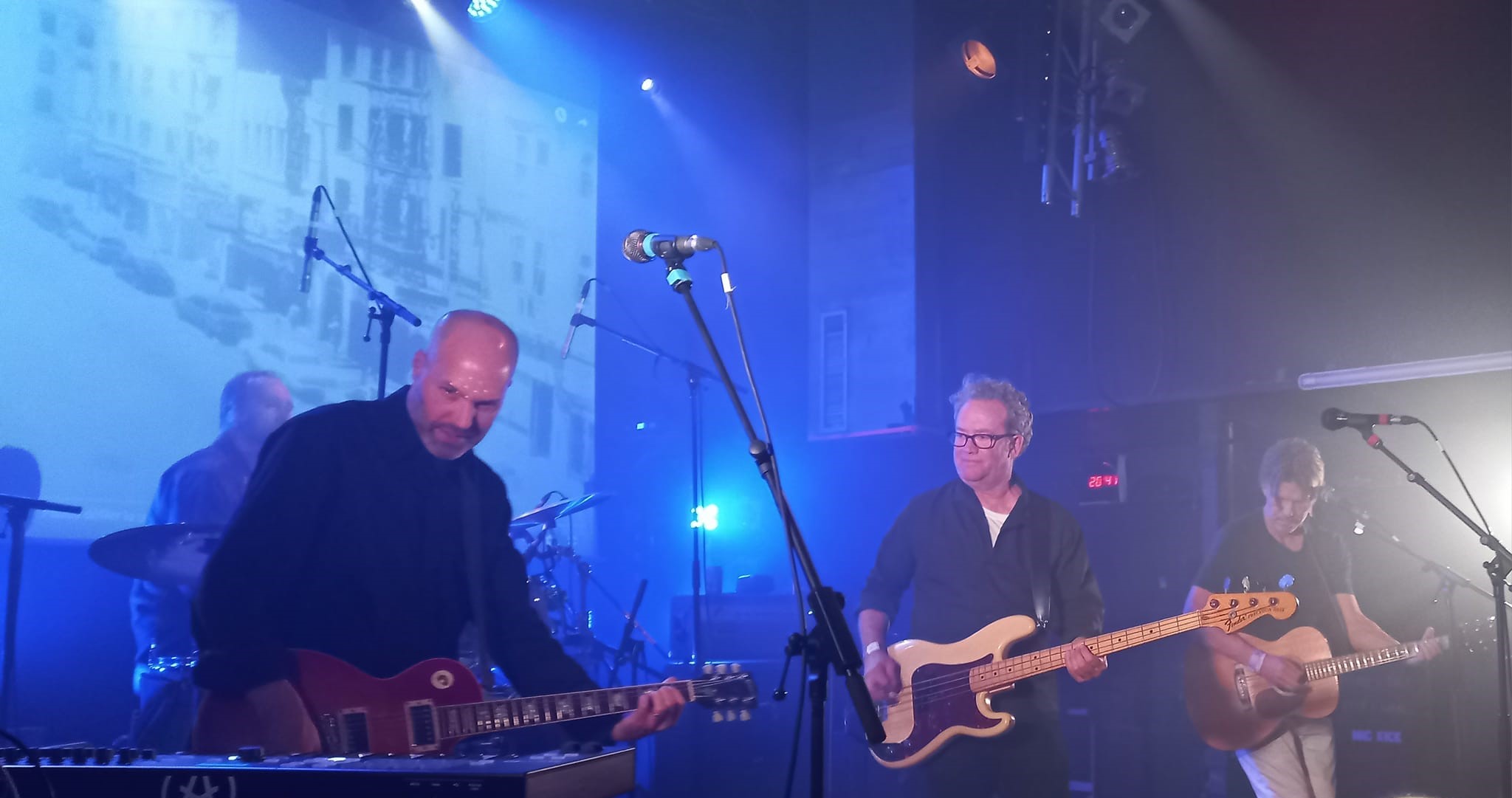 Swell / Le Petit Bain (Paris), 18/04/2023 – Dark Globe